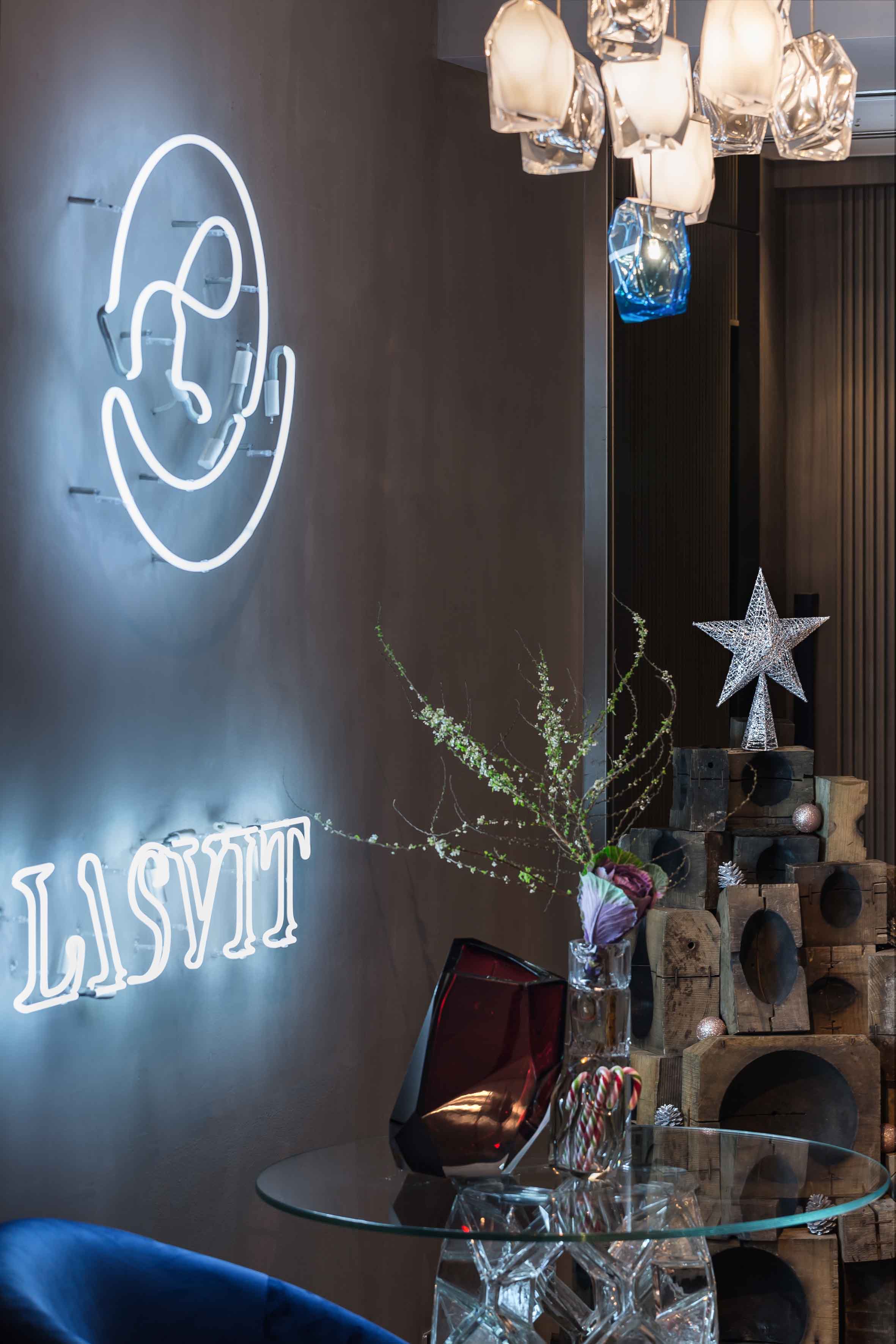 波西米亚灯光Lasvit（琅世唯）香港总部Lounge | LASVIT - Designverse设计宇宙